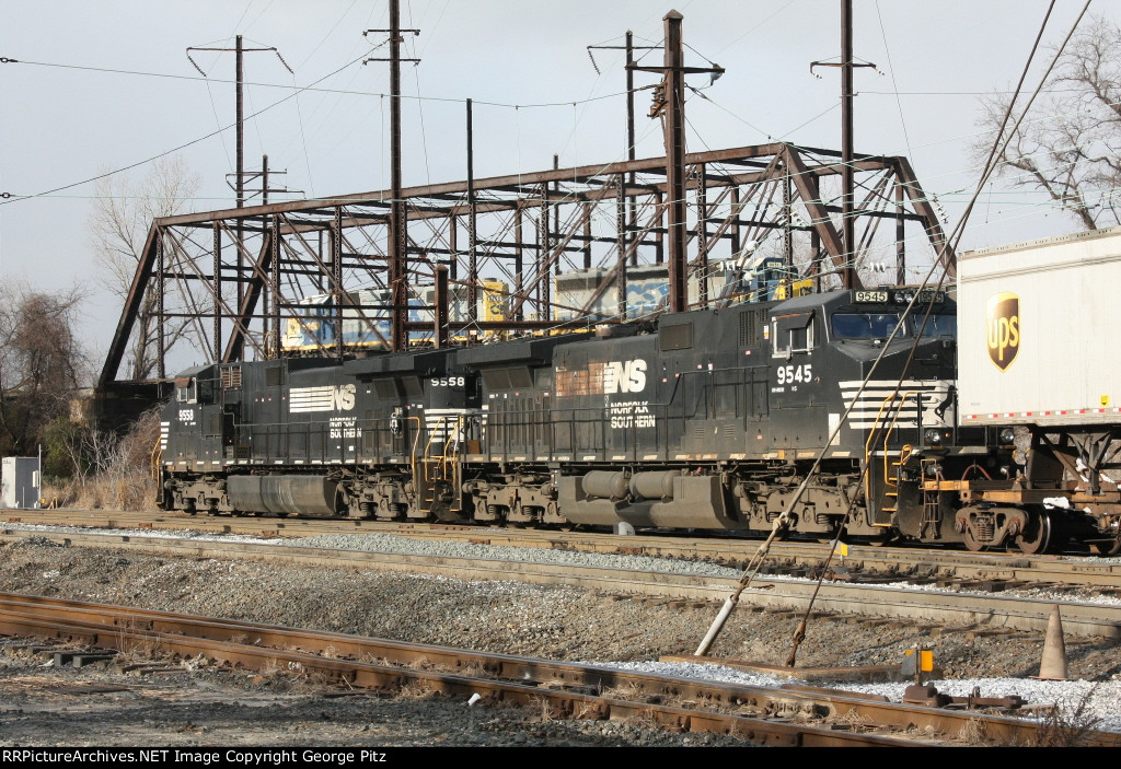 NS 9558 and 9545 with train 24M